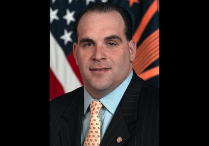 DHS Official Used Private Eye to Dig Up Dirt on Former Governor