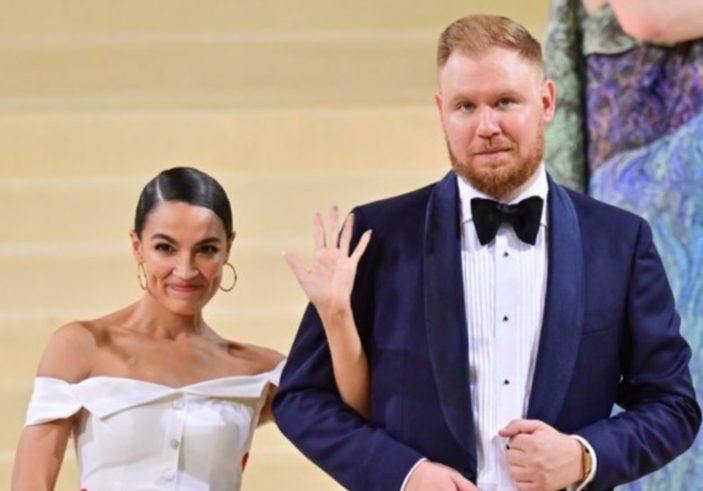 Is AOC Married? Her Office Says No. Her Legal Filings in Congress Say ...