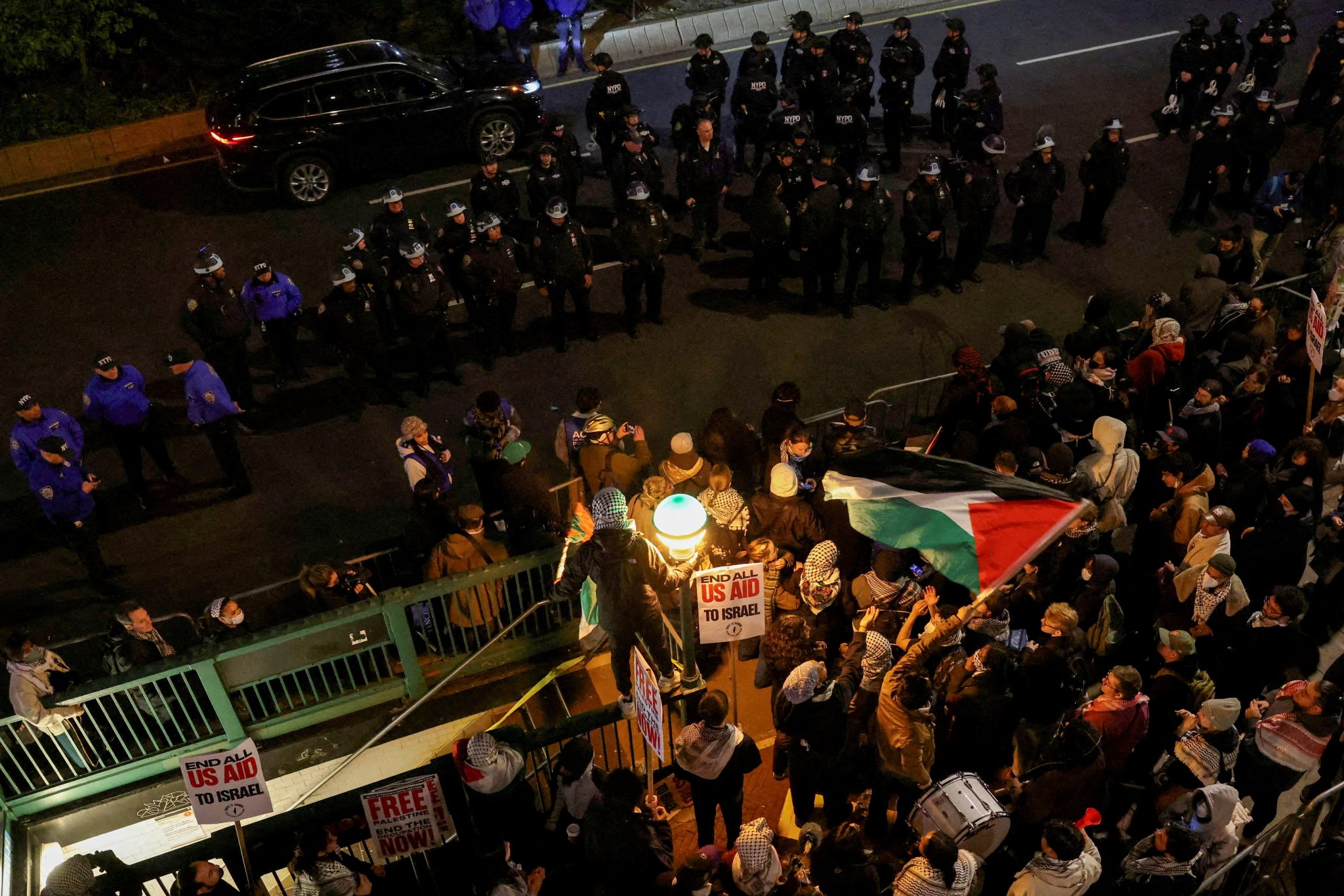 Columbia Lets 48-Hour Deadline Slide With No Action Against Student ...