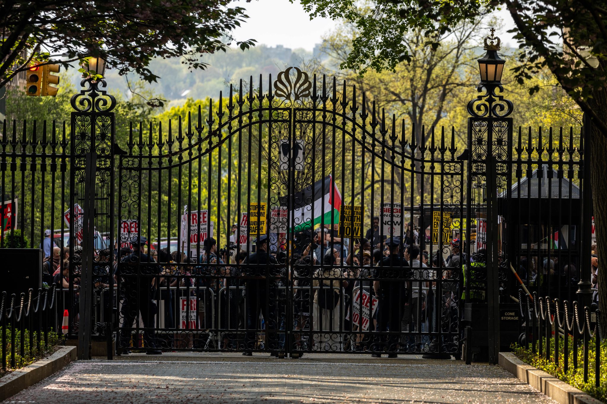 Columbia Radicals Take Over Campus Library, Forcing Out Students ...