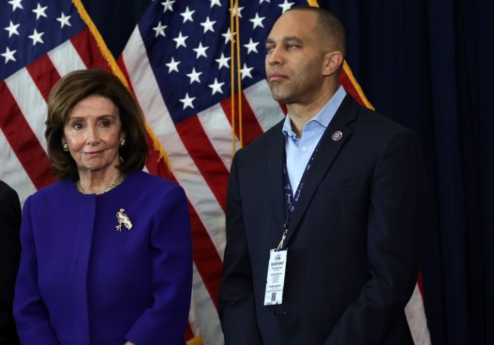 'Dumbest S—t Ever': Ex-Pelosi Adviser Blasts Hakeem Jeffries for ...