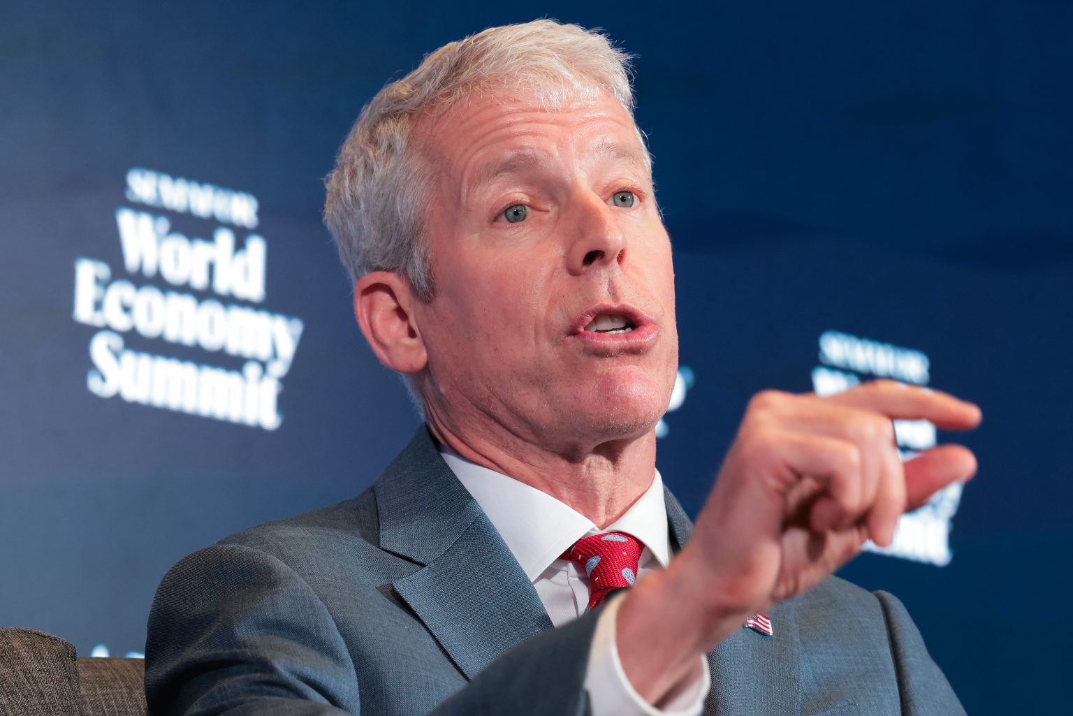 Trump Energy Chief Invokes Emergency Powers To Boost Fossil Fuel Use in ...