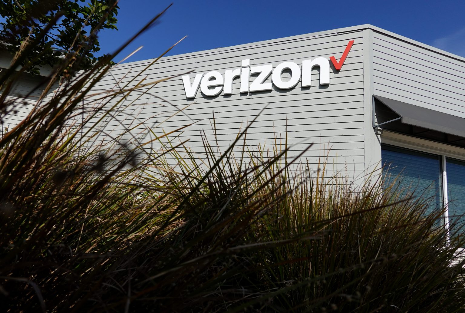 Verizon Ends All DEI Programs in Win for Trump's FCC