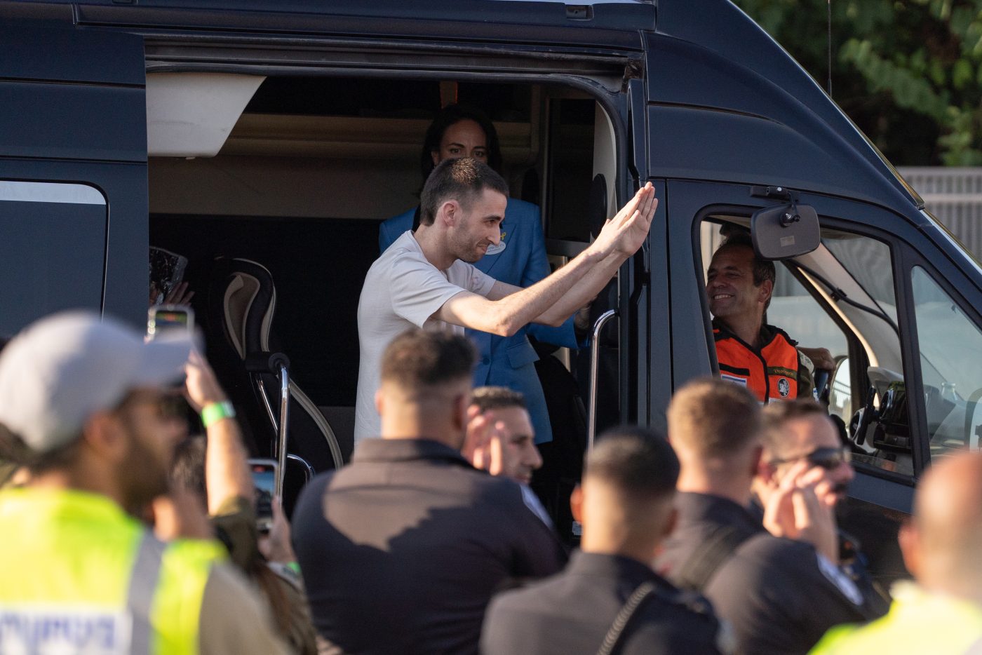 Trump, Israel Pile on Pressure as Hamas Fails to Return Hostage Bodies